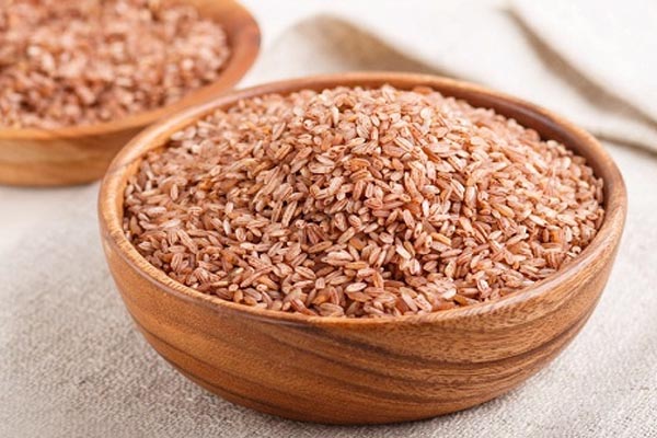 ಬ್ರೌನ್ ರೈಸ್ ನ ಪ್ರಯೋಜನಗಳು ತಿಳಿಯಿರಿ...! - Karnataka TV